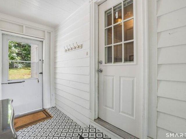 house with 4 bedroom, Manchester CT ES104297600