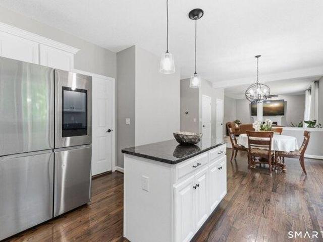 house with 4 bedroom, Manchester CT ES104909301