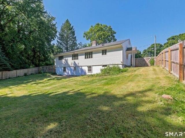 house with 4 bedroom, Manchester CT ES105126522