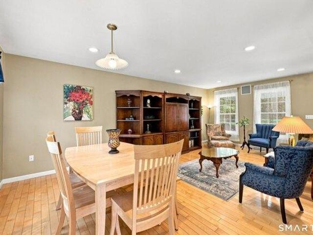house with 4 bedroom, Manchester CT ES105127254