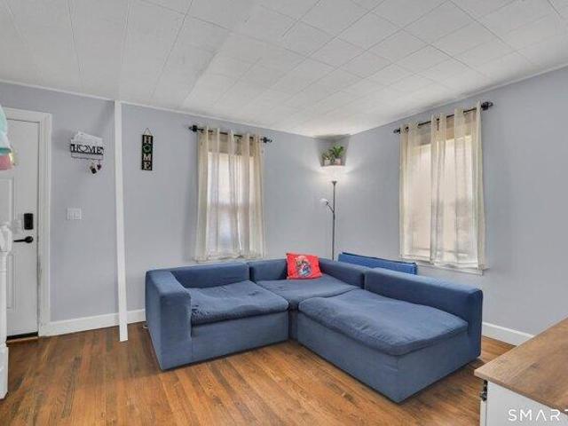 house with 4 bedroom, Manchester CT ES105127727