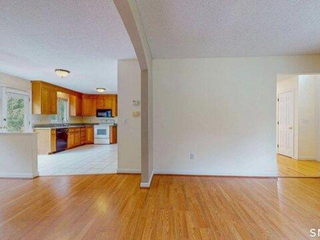 house with 4 bedroom, Manchester CT ES105159702