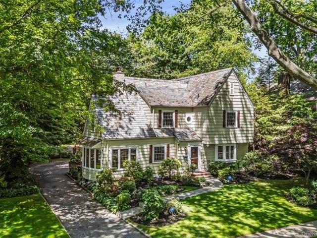 house with 4 bedroom, Manhasset NY ES105205864