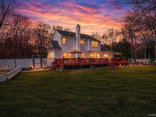 house with 4 bedroom, Manorville NY DS103600780
