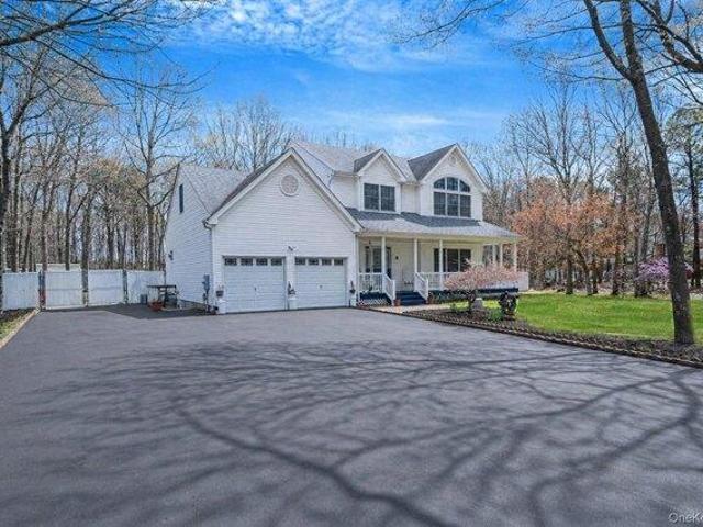 house with 4 bedroom, Manorville NY ES103600780