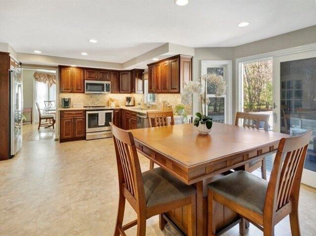 house with 4 bedroom, Mansfield MA DS102594413