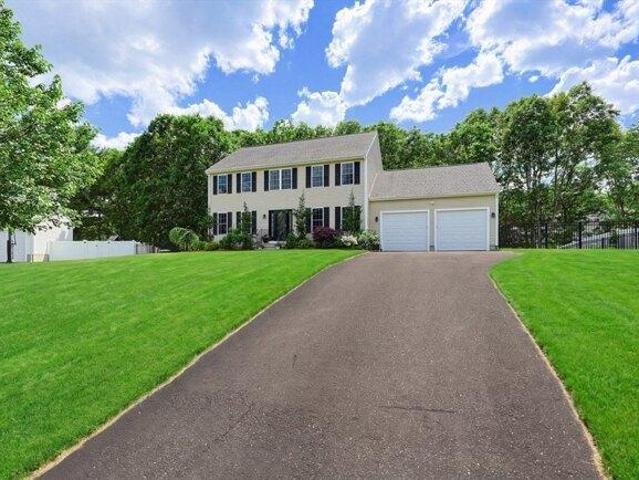 house with 4 bedroom, Mansfield MA DS104076854