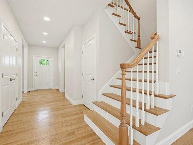 house with 4 bedroom, Mansfield MA ES103970165