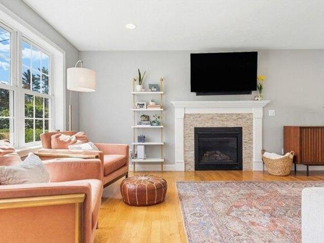 house with 4 bedroom, Mansfield MA ES103188455