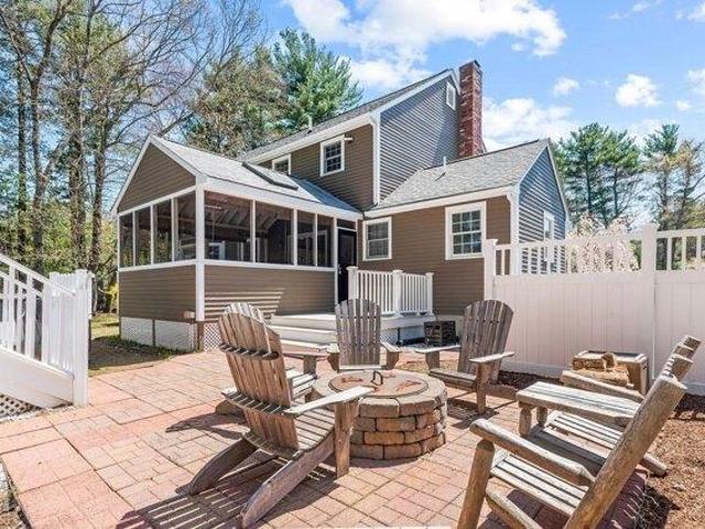 house with 4 bedroom, Mansfield MA ES103220802