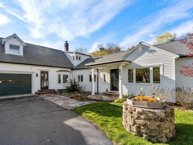 house with 4 bedroom, Mansfield MA ES105059444