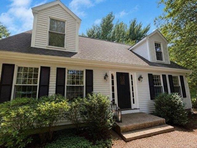house with 4 bedroom, Mansfield MA ES105143457