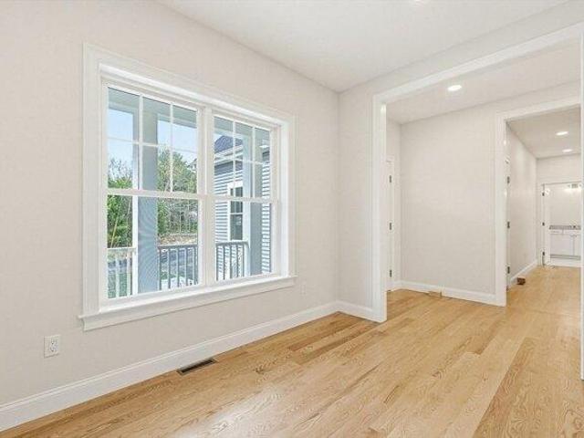 house with 4 bedroom, Mansfield MA ES105174011