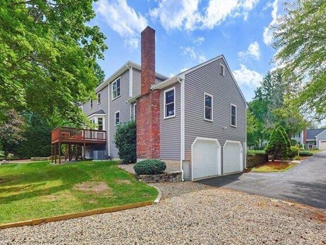 house with 4 bedroom, Mansfield MA ES105204409