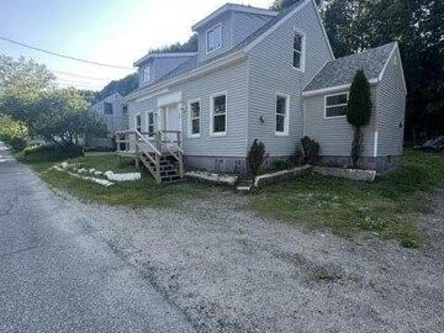 house with 4 bedroom, Machias ME ES104869568