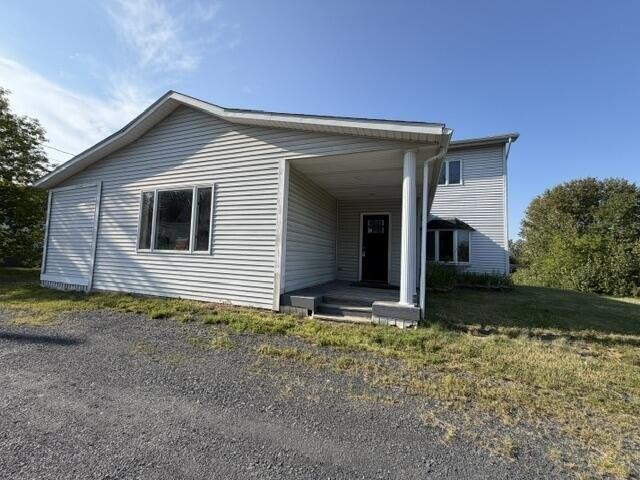house with 4 bedroom, Madawaska ME ES105231643