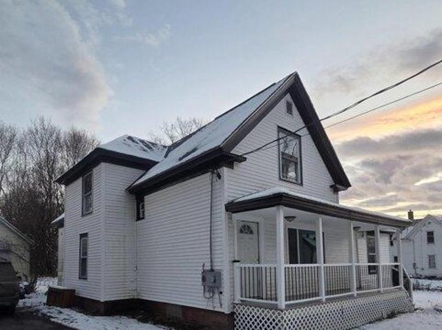 house with 4 bedroom, Madison ME DS102595388