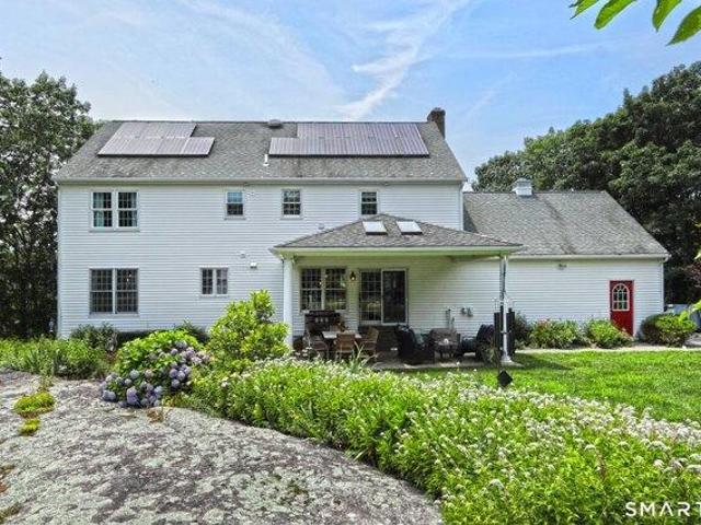 house with 4 bedroom, Madison CT ES104811847