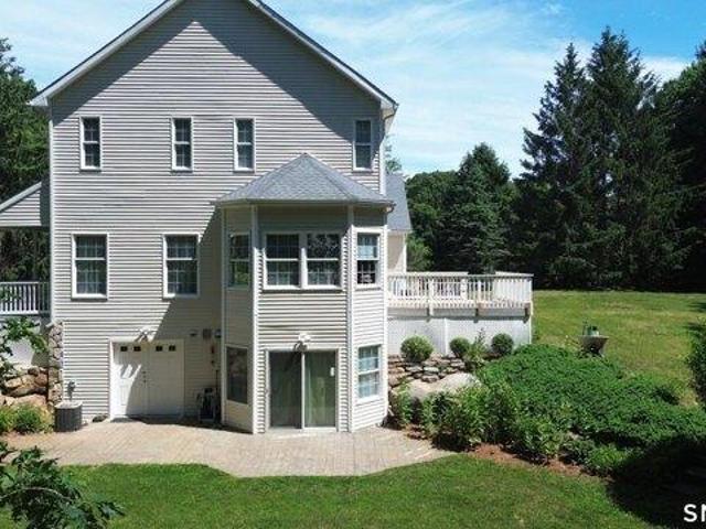 house with 4 bedroom, Madison CT ES104835395