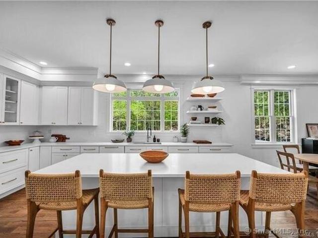 house with 4 bedroom, Madison CT ES104946964