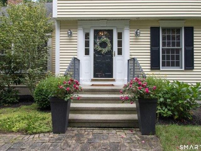 house with 4 bedroom, Madison CT ES105231598