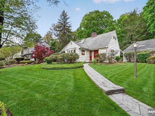 house with 4 bedroom, Mahwah NJ DS102064389