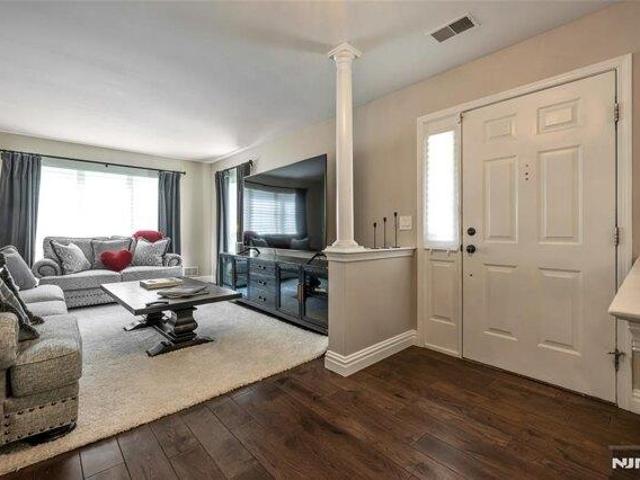 house with 4 bedroom, Mahwah NJ ES104408445