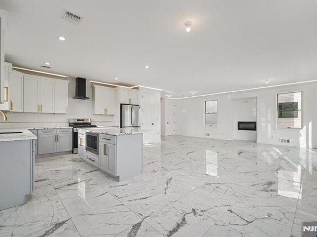 house with 4 bedroom, Mahwah NJ ES104571551