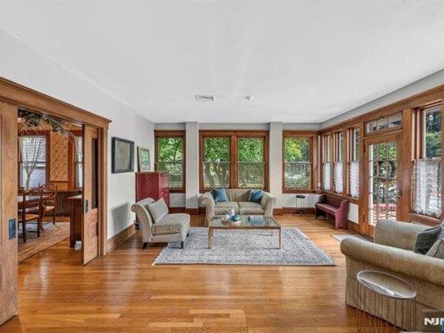house with 4 bedroom, Mahwah NJ ES104850304