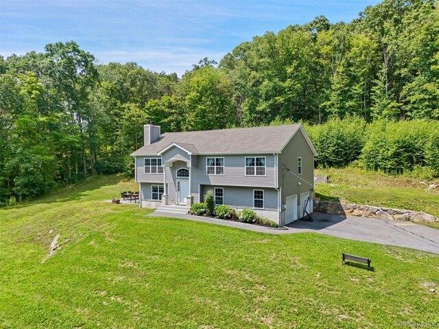 house with 4 bedroom, Mahopac NY ES105191321