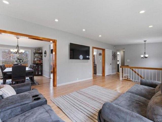 house with 4 bedroom, Mahopac NY ES105192591