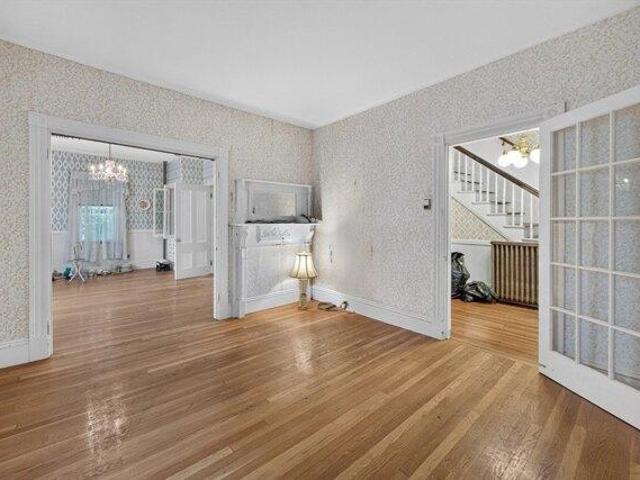 house with 4 bedroom, Malden MA ES104905064