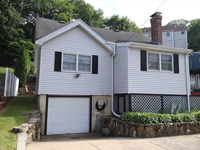 house with 4 bedroom, Malden MA ES105229586