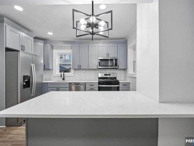 house with 4 bedroom, Maplewood NJ DS102531294