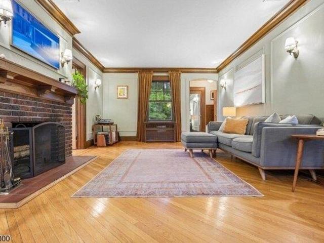 house with 4 bedroom, Maplewood NJ ES104809097
