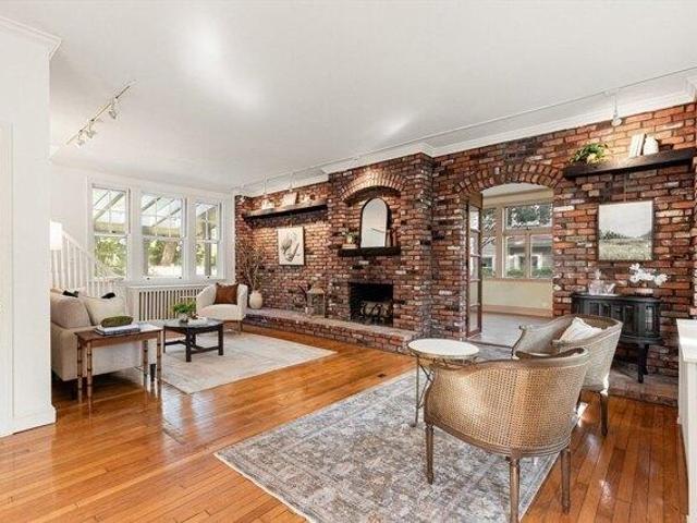 house with 4 bedroom, Marblehead MA DLS102800754