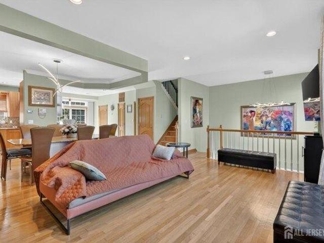house with 4 bedroom, Marlboro NJ ES104650540