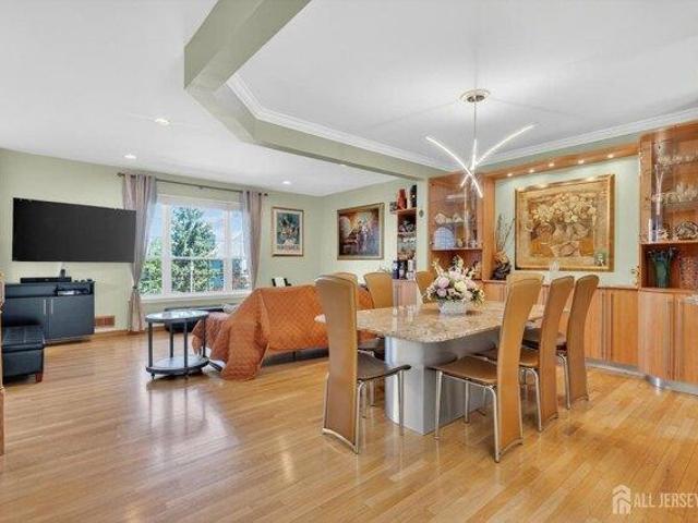 house with 4 bedroom, Marlboro NJ ES105172664