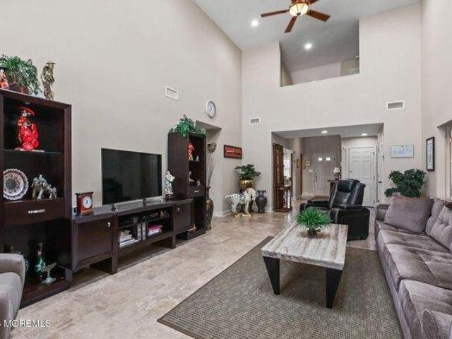 house with 4 bedroom, Marlboro NJ ES105176262