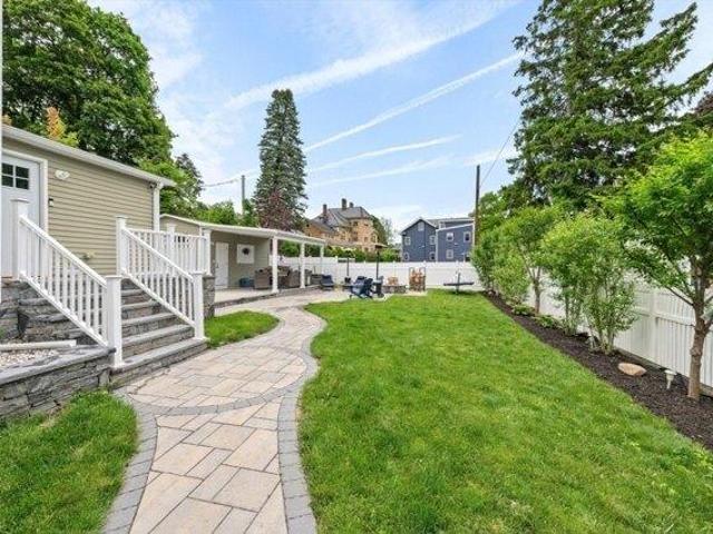 house with 4 bedroom, Marlborough MA DLS103036001