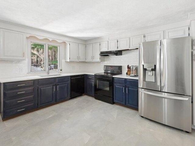 house with 4 bedroom, Marlborough MA ES102962395