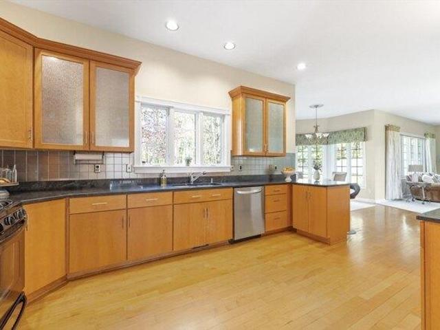 house with 4 bedroom, Marlborough MA ES102962443