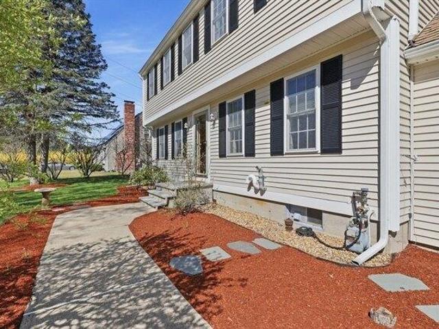 house with 4 bedroom, Marlborough MA ES103019908