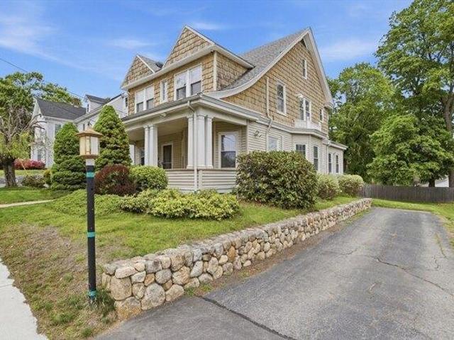 house with 4 bedroom, Marlborough MA ES103222625