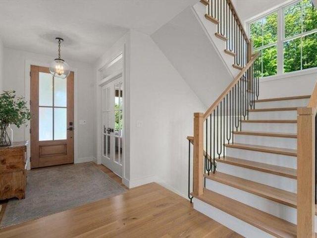house with 4 bedroom, Marlborough MA ES104044463