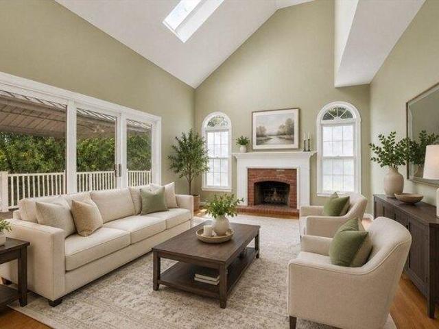 house with 4 bedroom, Marlborough MA ES104849856