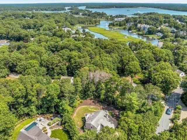 house with 4 bedroom, Mashpee MA DS104297838