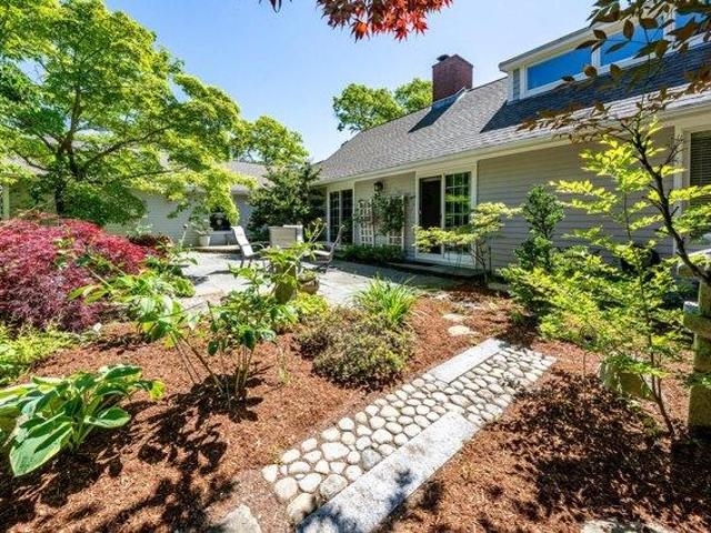 house with 4 bedroom, Mashpee MA ES104075513