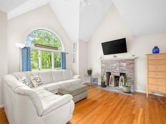 house with 4 bedroom, Mashpee MA ES104481210