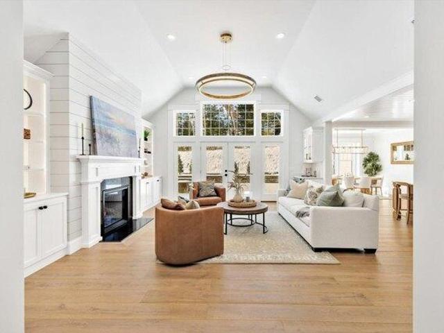 house with 4 bedroom, Mashpee MA ES104848708